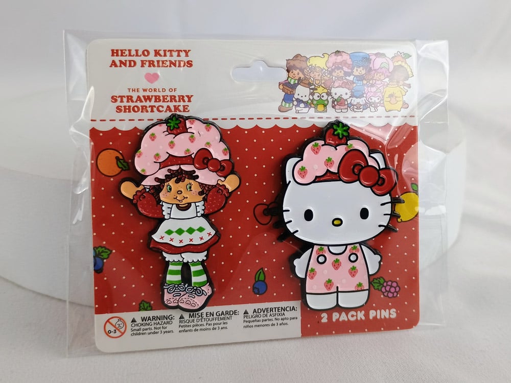 Hello Kitty x Strawberry Shortcake Hello Kitty & Strawberry Shortcake ...
