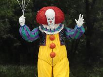 NECA Pennywise (1990) | Ultimate Pennywise Figure